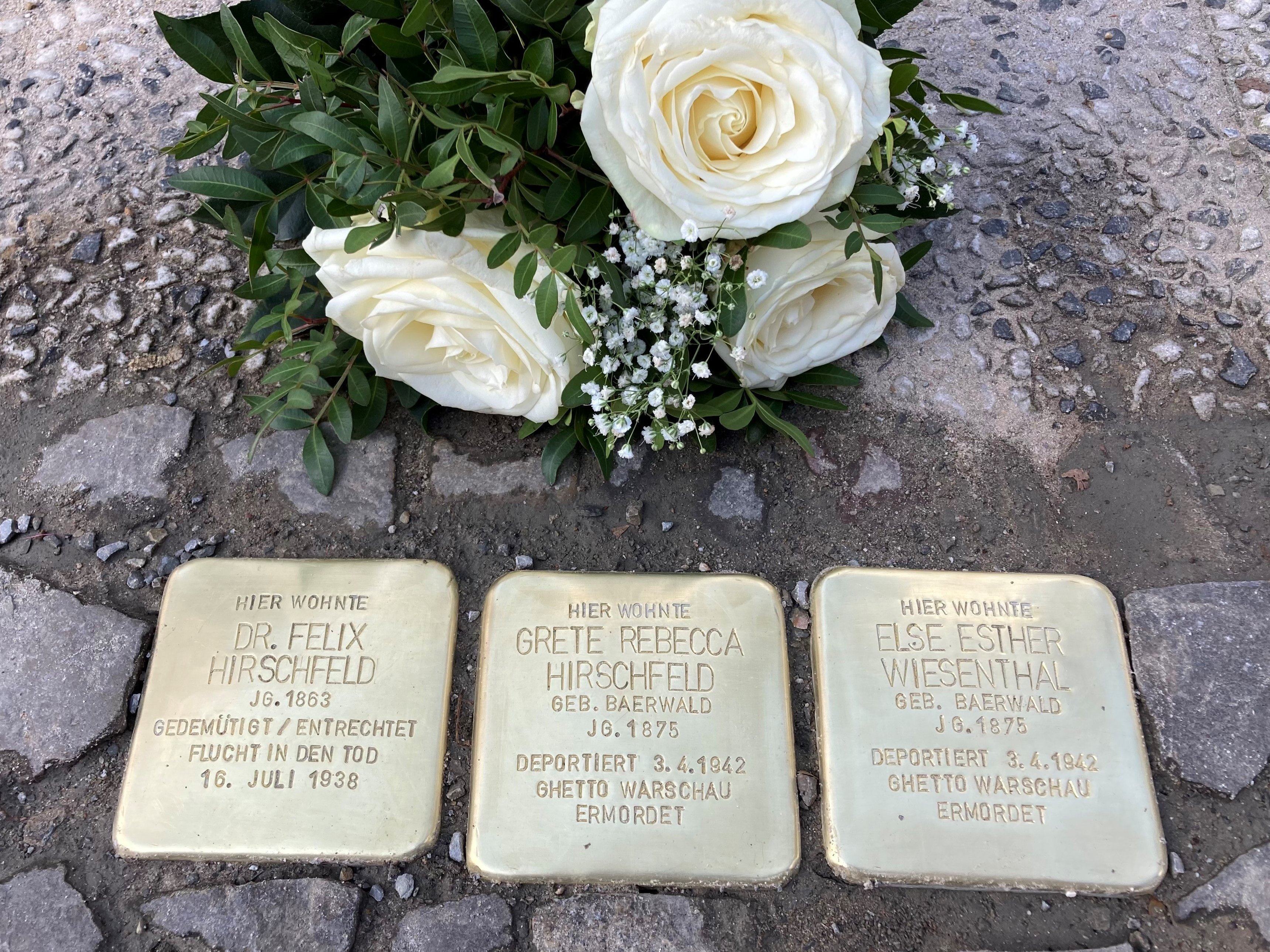 Stolpersteinverlegung für den Berliner Arzt Felix Hirschfeld ...