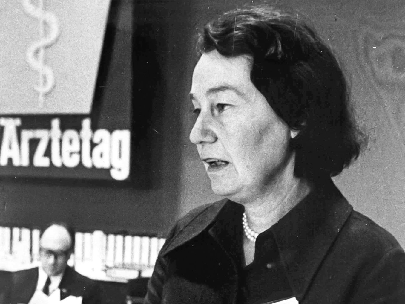 Zum 100. Geburtstag von Prof. Dr. med. Meta Alexander | Ärztekammer ...